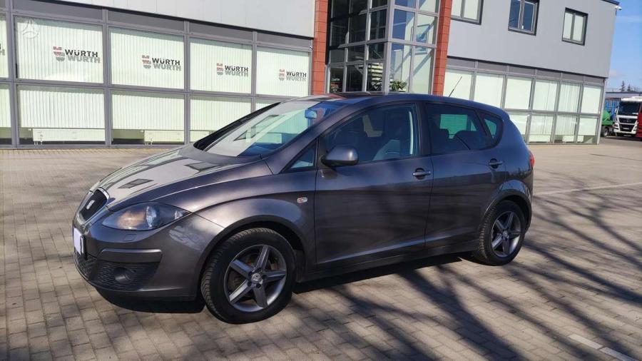 Brown SEAT Altea 2014 in Klaipeda, with an engine capacity of 1.60 L and mileage of 198 thousand km for 4850 €, photo 12 on AUTOMOTO.COM.LV