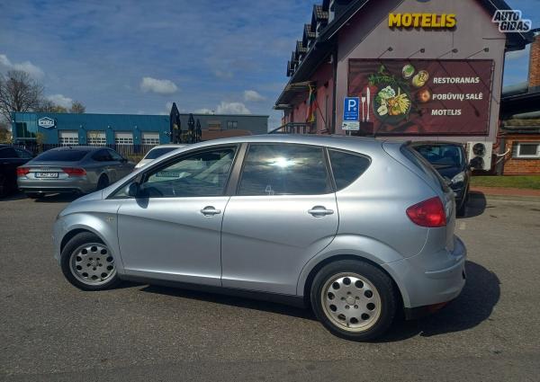 Grey SEAT Altea 2007 in Kaunas, with an engine capacity of 2.00 L and mileage of 238 thousand km for 2250 €, photo 5 on AUTOMOTO.COM.LV