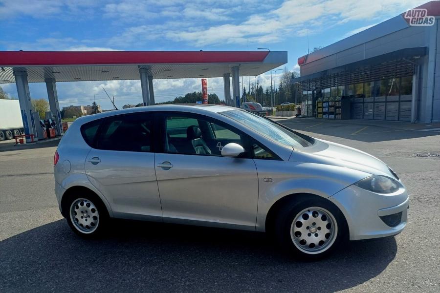Pelēks SEAT Altea 2007 Kauņa, ar dzinēja tilpumu 2.00 L un nobraukumu 238 tūkst. km par 2250 €, foto 8 vietnē AUTOMOTO.COM.LV