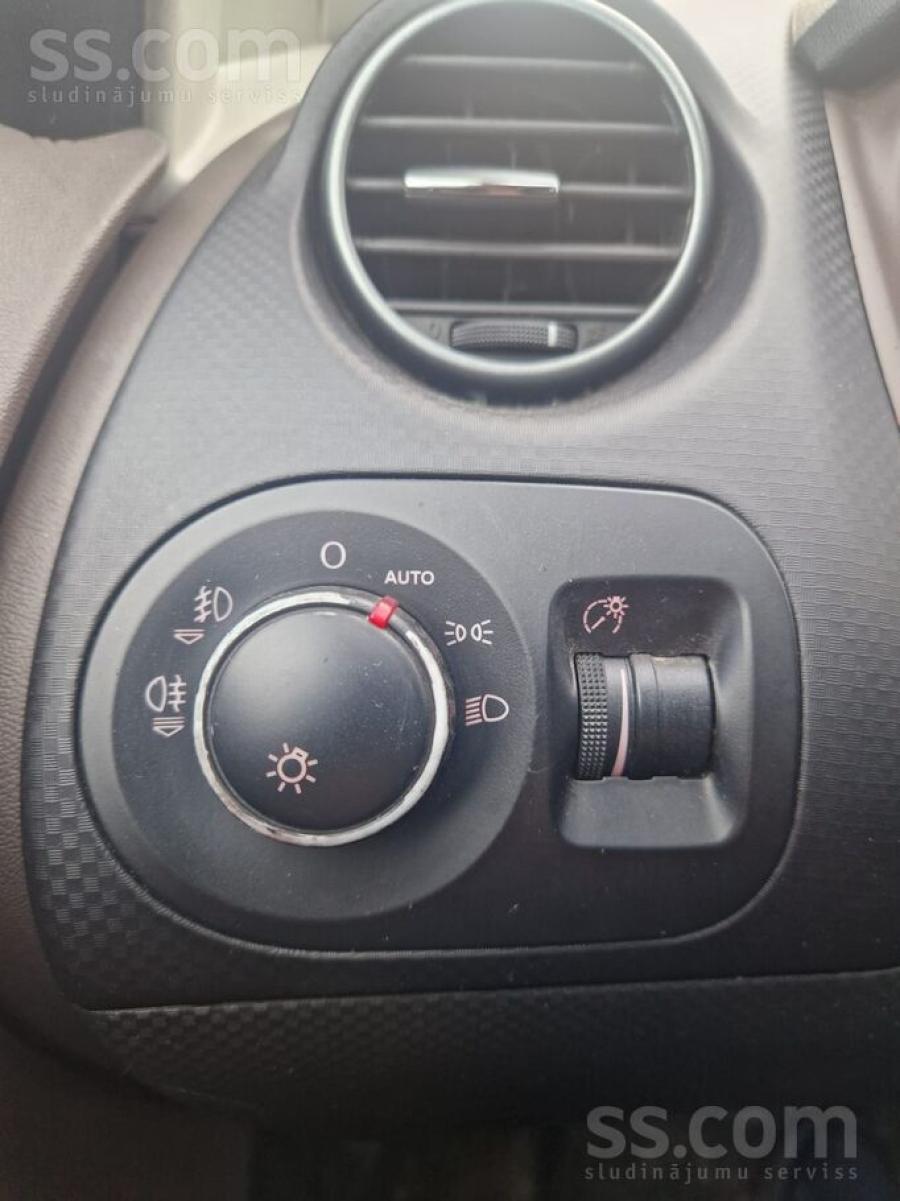 Pelēks SEAT Altea 2009 Rīga, ar dzinēja tilpumu 2.00 L un nobraukumu 214 tūkst. km par 2650 €, foto 11 vietnē AUTOMOTO.COM.LV