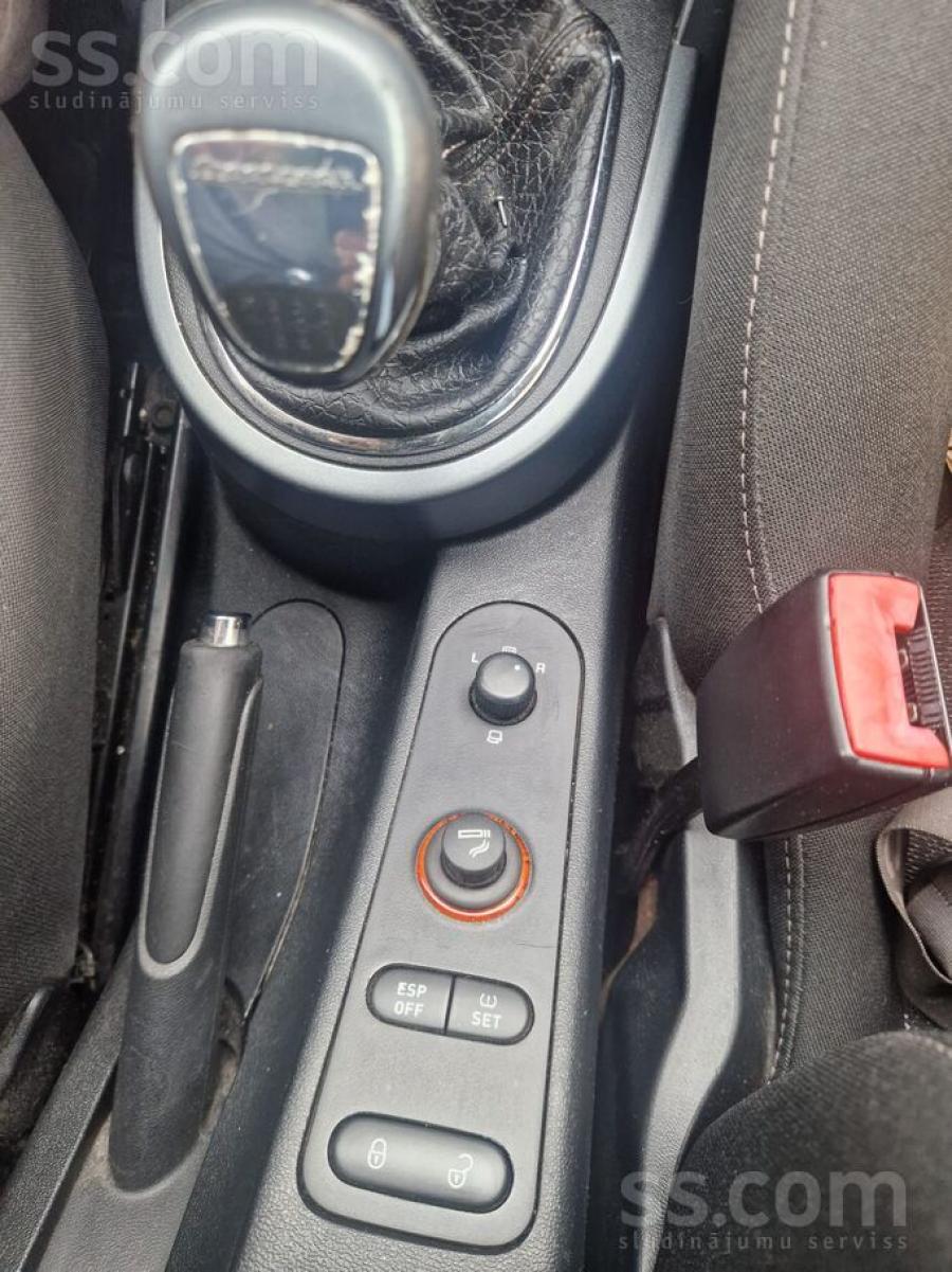 Grey SEAT Altea 2009 in Riga, with an engine capacity of 2.00 L and mileage of 214 thousand km for 2650 €, photo 13 on AUTOMOTO.COM.LV