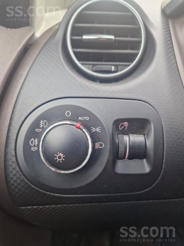 Pelēks SEAT Altea 2009 Rīga, ar dzinēja tilpumu 2.00 L un nobraukumu 214 tūkst. km par 2650 €, foto 11 vietnē AUTOMOTO.COM.LV