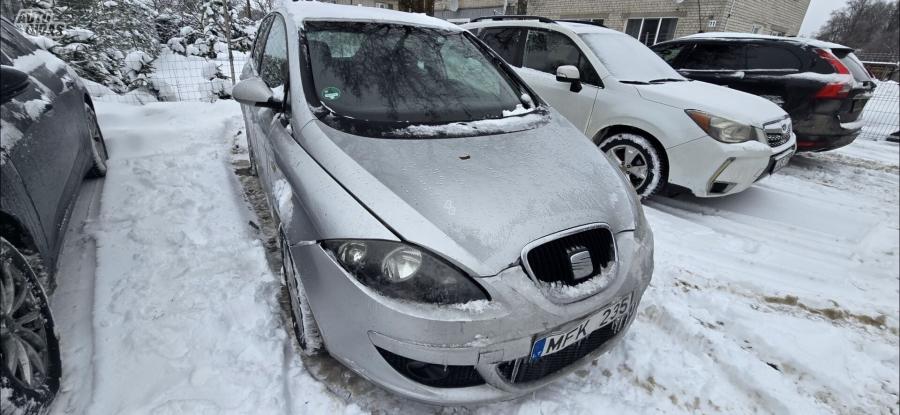 Pelēks SEAT Altea 2004 Viļņa, ar dzinēja tilpumu 1.60 L un nobraukumu 299 tūkst. km par 800 €, foto 4 vietnē AUTOMOTO.COM.LV