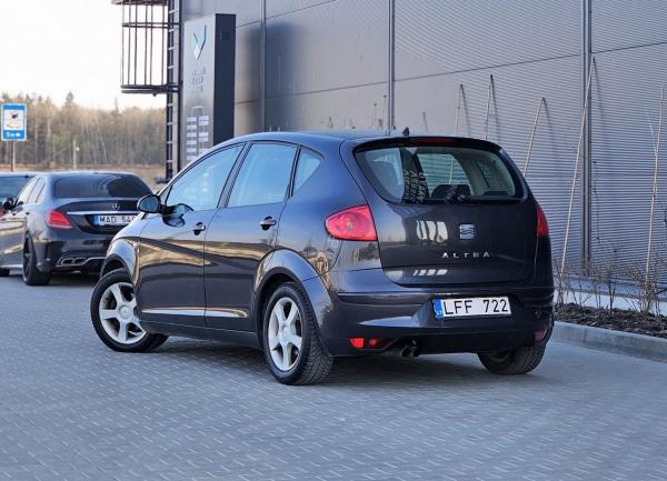 Grey SEAT Altea 2004 in Vilnius, with an engine capacity of 2.00 L and mileage of 318 thousand km for 1750 €, photo 2 on AUTOMOTO.COM.LV