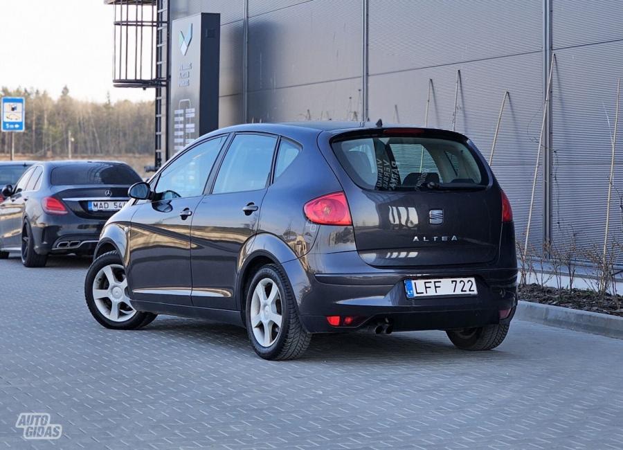 Grey SEAT Altea 2004 in Vilnius, with an engine capacity of 2.00 L and mileage of 318 thousand km for 1490 €, photo 7 on AUTOMOTO.COM.LV