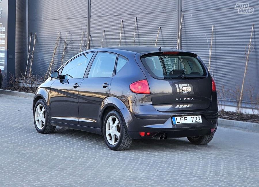 Grey SEAT Altea 2004 in Vilnius, with an engine capacity of 2.00 L and mileage of 318 thousand km for 1490 €, photo 14 on AUTOMOTO.COM.LV