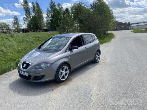 Pelēks SEAT Altea 2004 Rīga, ar dzinēja tilpumu 2.00 L un nobraukumu 370 tūkst. km par 1400 €, foto 1 vietnē AUTOMOTO.COM.LV