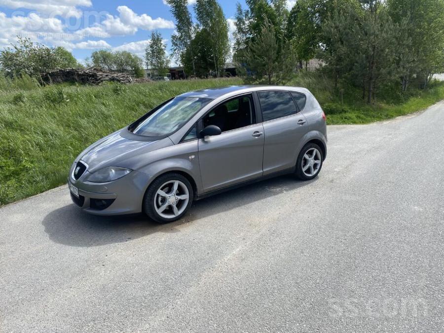 Grey SEAT Altea 2004 in Riga, with an engine capacity of 2.00 L and mileage of 370 thousand km for 1400 €, photo 7 on AUTOMOTO.COM.LV