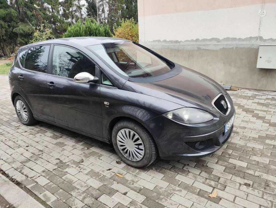 Grey SEAT Altea 2004 in Telschi, with an engine capacity of 2.00 L and mileage of 365 thousand km for 1100 €, photo 8 on AUTOMOTO.COM.LV