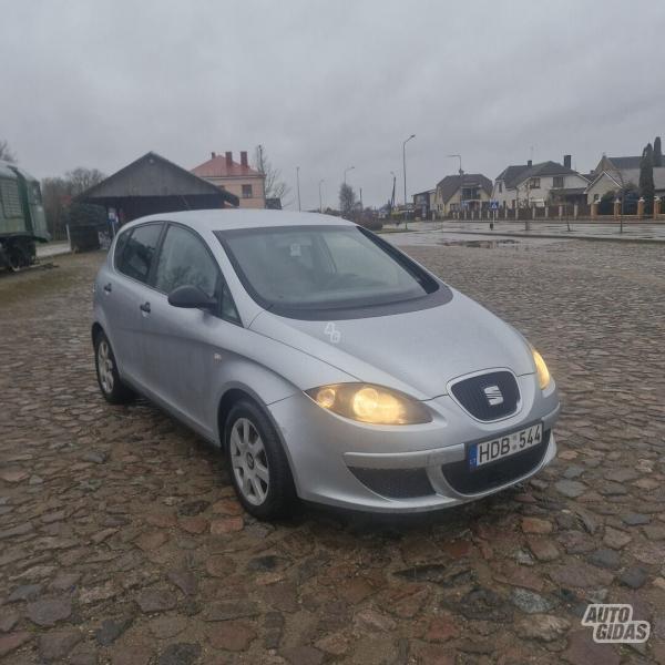 Pelēks SEAT Altea 2005 Pakruojis, ar dzinēja tilpumu 1.90 L un nobraukumu 360 tūkst. km par 1200 €, foto 2 vietnē AUTOMOTO.COM.LV