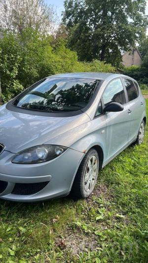 Pelēks SEAT Altea 2005 Ogre, ar dzinēja tilpumu 1.90 L un nobraukumu 394 tūkst. km par 800 €, foto  vietnē AUTOMOTO.COM.LV