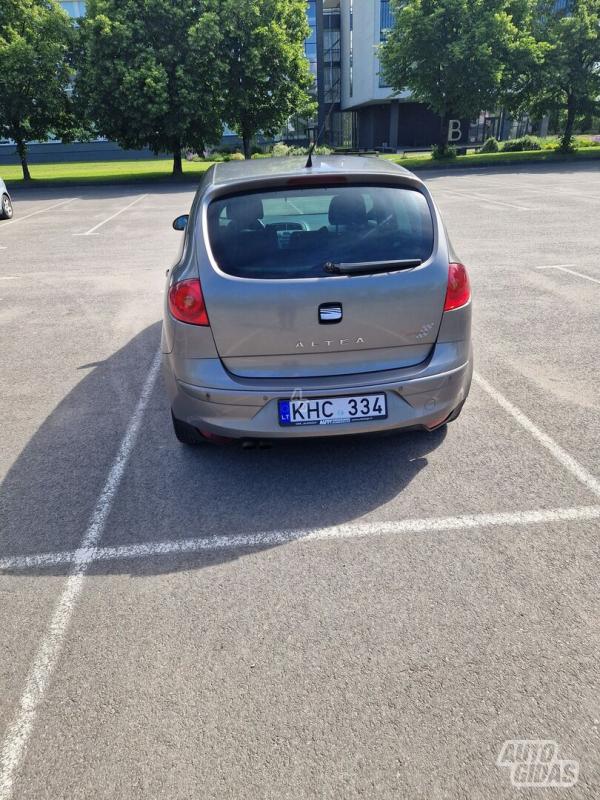Grey SEAT Altea 2006 in Kaunas, with an engine capacity of 2.00 L and mileage of 297 thousand km for 1799 €, photo 8 on AUTOMOTO.COM.LV