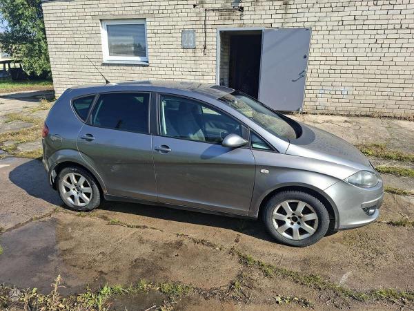 Grey SEAT Altea 2006 in Panevezys, with an engine capacity of 1.90 L and mileage of 344 thousand km for 1150 €, photo 3 on AUTOMOTO.COM.LV