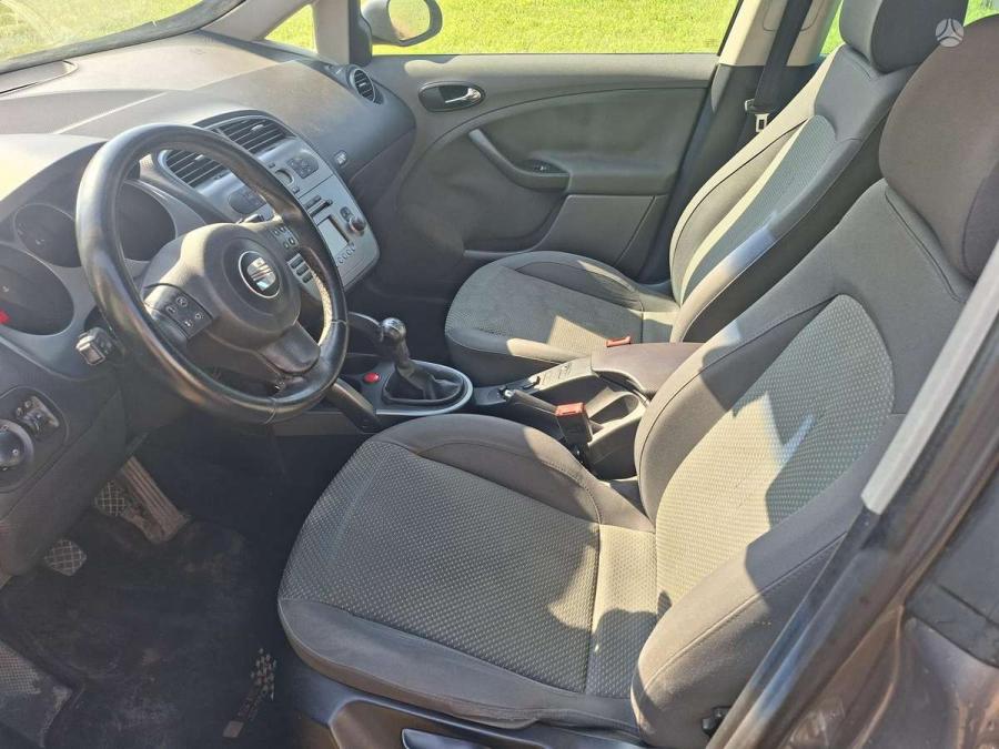 Grey SEAT Altea 2006 in Panevezys, with an engine capacity of 1.90 L and mileage of 344 thousand km for 1150 €, photo 7 on AUTOMOTO.COM.LV