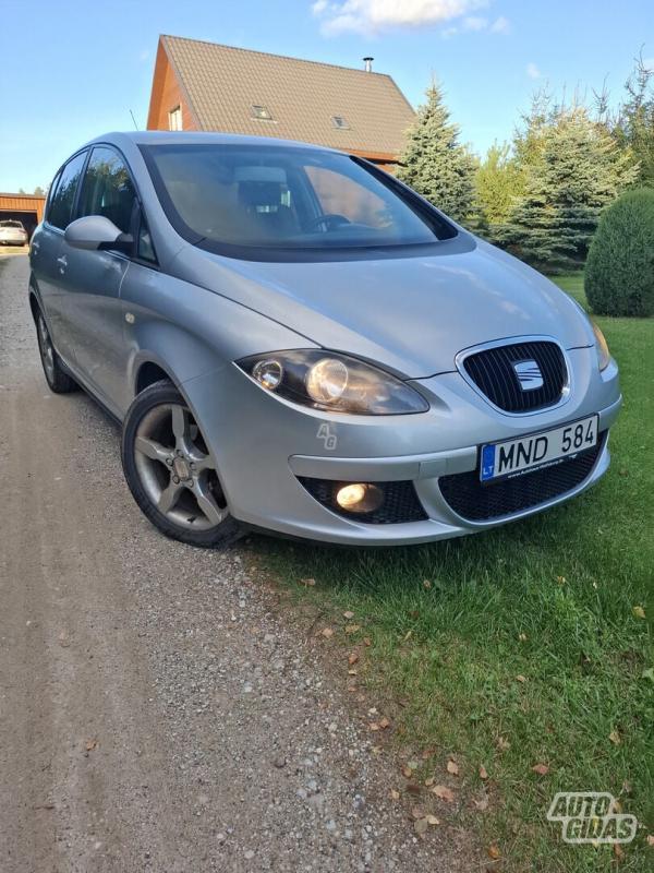 Grey SEAT Altea 2006 in Elektrenai, with an engine capacity of 1.90 L and mileage of 302 thousand km for 1350 €, photo 7 on AUTOMOTO.COM.LV