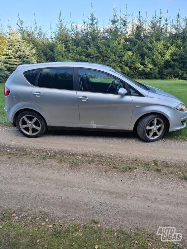 Grey SEAT Altea 2006 in Elektrenai, with an engine capacity of 1.90 L and mileage of 302 thousand km for 1350 €, photo 8 on AUTOMOTO.COM.LV