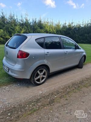 Grey SEAT Altea 2006 in Elektrenai, with an engine capacity of 1.90 L and mileage of 302 thousand km for 1350 €, photo 9 on AUTOMOTO.COM.LV