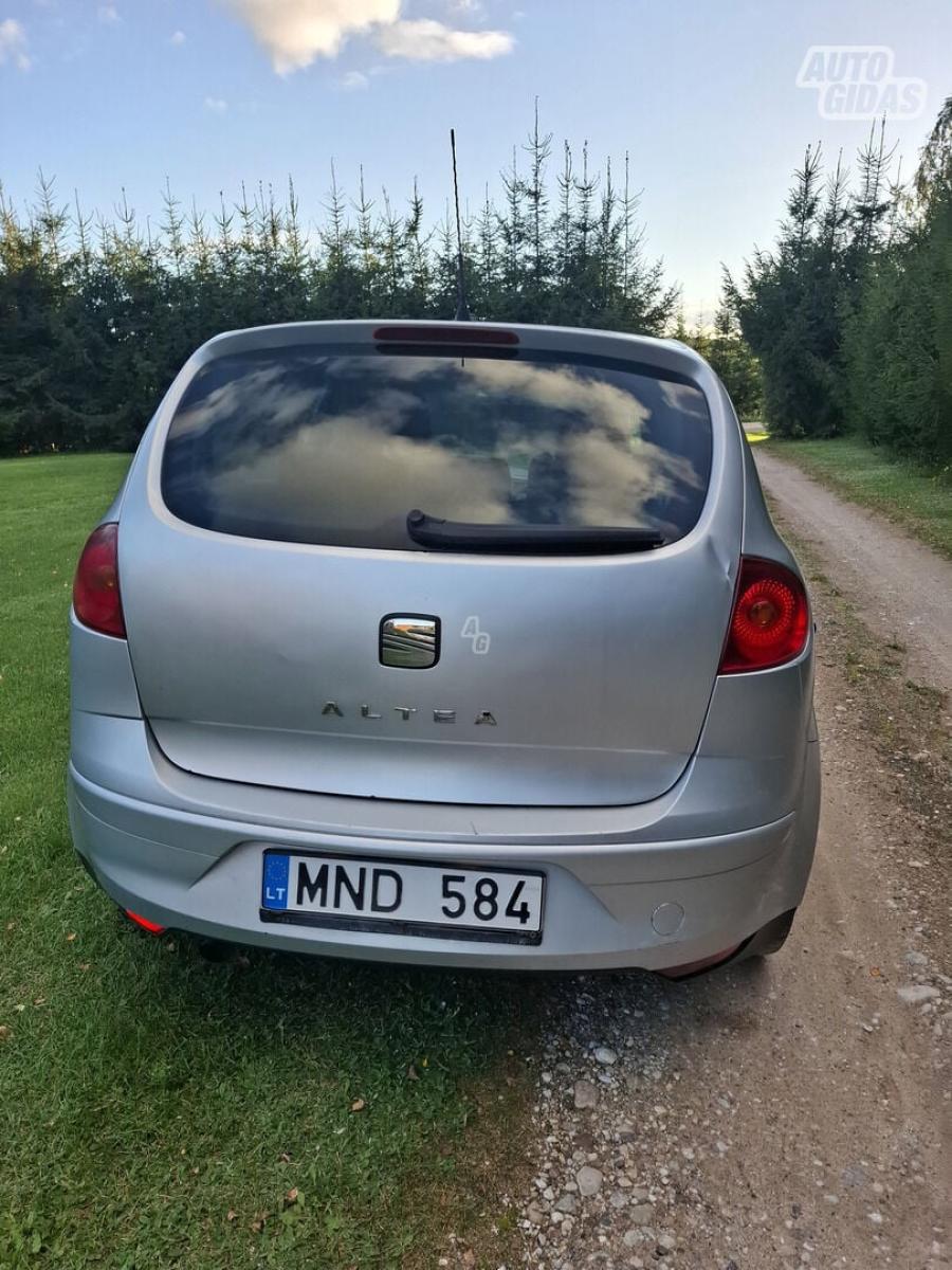 Grey SEAT Altea 2006 in Elektrenai, with an engine capacity of 1.90 L and mileage of 302 thousand km for 1350 €, photo 10 on AUTOMOTO.COM.LV