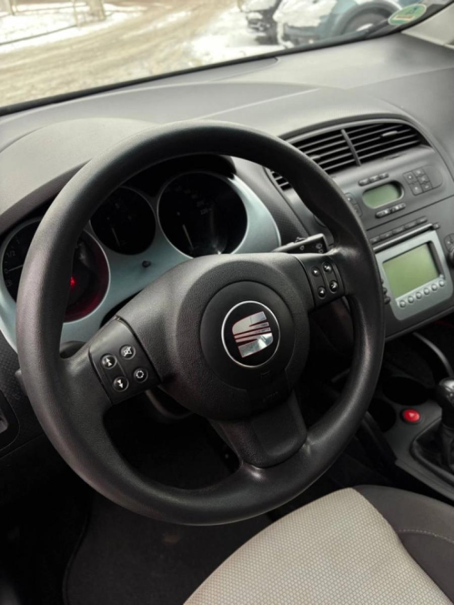 Pelēks SEAT Altea 2007 Rīga, ar dzinēja tilpumu 1.90 L un nobraukumu 237 tūkst. km par 3250 €, foto 8 vietnē AUTOMOTO.COM.LV