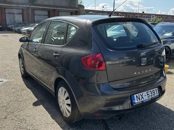 Grey SEAT Altea 2007 in Daugavpils, with an engine capacity of 1.90 L and mileage of 237 thousand km for 3450 €, photo 4 on AUTOMOTO.COM.LV
