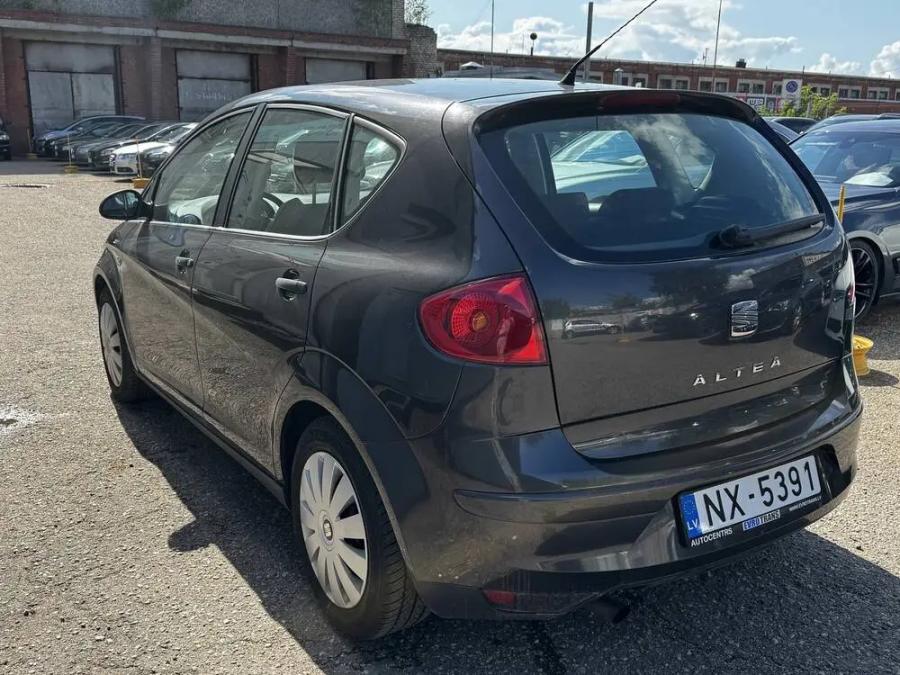 Pelēks SEAT Altea 2007 Daugavpils, ar dzinēja tilpumu 1.90 L un nobraukumu 237 tūkst. km par 3450 €, foto 5 vietnē AUTOMOTO.COM.LV