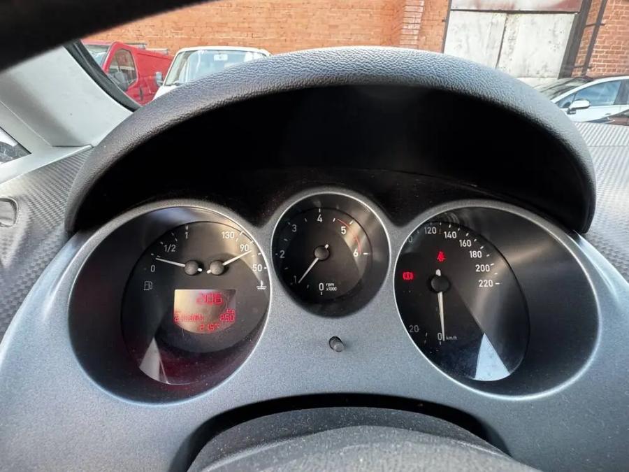 Pelēks SEAT Altea 2007 Daugavpils, ar dzinēja tilpumu 1.90 L un nobraukumu 237 tūkst. km par 3450 €, foto 16 vietnē AUTOMOTO.COM.LV