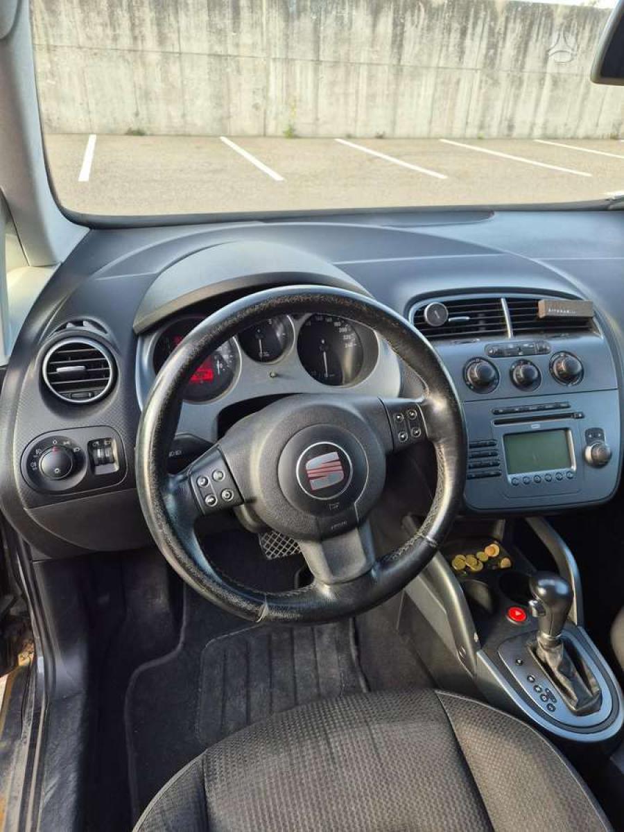 Pelēks SEAT Altea 2007 Pasvalys, ar dzinēja tilpumu 1.97 L un nobraukumu 264 tūkst. km par 1800 €, foto 9 vietnē AUTOMOTO.COM.LV