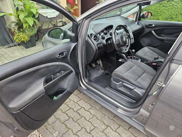 Pelēks SEAT Altea 2007 Kelmė, ar dzinēja tilpumu 2.00 L un nobraukumu 309 tūkst. km par 1400 €, foto 10 vietnē AUTOMOTO.COM.LV