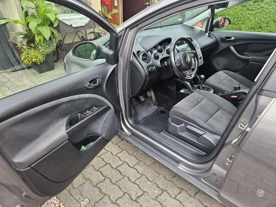 Pelēks SEAT Altea 2007 Kelmė, ar dzinēja tilpumu 2.00 L un nobraukumu 309 tūkst. km par 1400 €, foto 10 vietnē AUTOMOTO.COM.LV