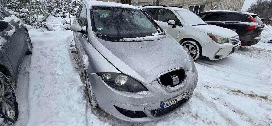 Pelēks SEAT Altea 2008 Viļņa, ar dzinēja tilpumu 1.60 L un nobraukumu 300 tūkst. km par 750 €, foto 1 vietnē AUTOMOTO.COM.LV