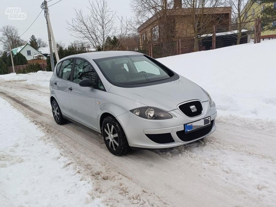 Grey SEAT Altea 2008 in Siauliai, with an engine capacity of 1.90 L and mileage of 268 thousand km for 2000 €, photo 3 on AUTOMOTO.COM.LV