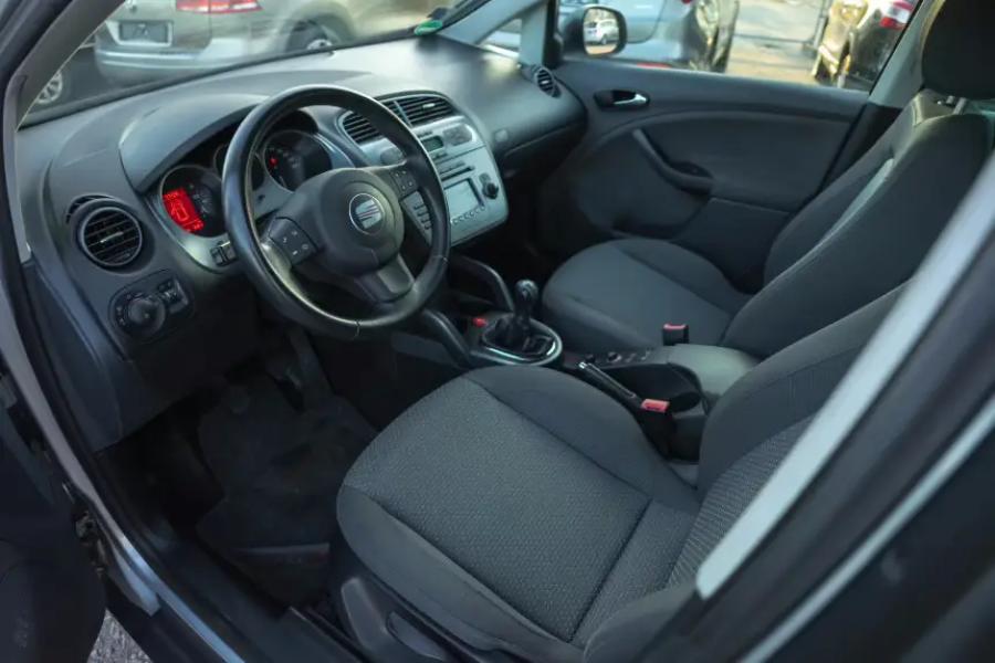 Grey SEAT Altea 2008 in Liepaja, with an engine capacity of 1.90 L and mileage of 205 thousand km for 3800 €, photo 9 on AUTOMOTO.COM.LV