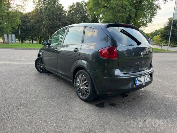 Grey SEAT Altea 2008 in Daugavpils, with an engine capacity of 2.00 L and mileage of 335 thousand km for 2100 €, photo 3 on AUTOMOTO.COM.LV