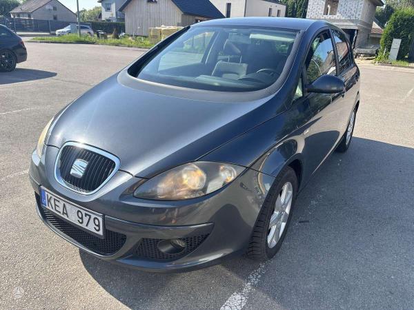 Grey SEAT Altea 2008 in Alytus, with an engine capacity of 1.90 L and mileage of 324 thousand km for 1650 €, photo 1 on AUTOMOTO.COM.LV