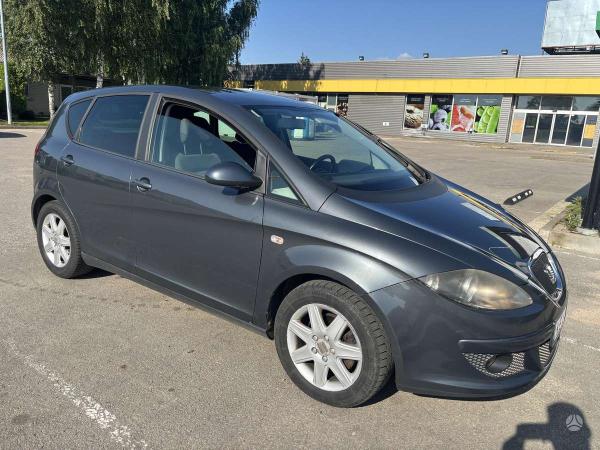 Grey SEAT Altea 2008 in Alytus, with an engine capacity of 1.90 L and mileage of 324 thousand km for 1650 €, photo 3 on AUTOMOTO.COM.LV