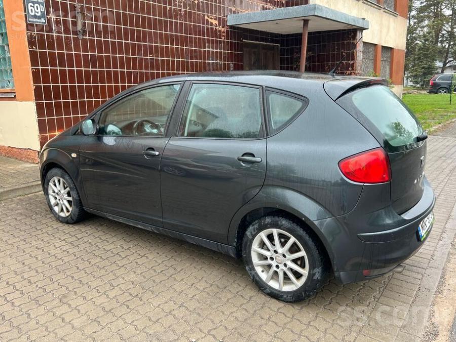 Grey SEAT Altea 2010 in Kuldiga, with an engine capacity of 1.60 L and mileage of 289 thousand km for 3250 €, photo 3 on AUTOMOTO.COM.LV