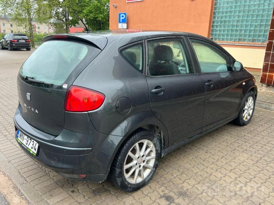 Grey SEAT Altea 2010 in Kuldiga, with an engine capacity of 1.60 L and mileage of 289 thousand km for 3250 €, photo 4 on AUTOMOTO.COM.LV