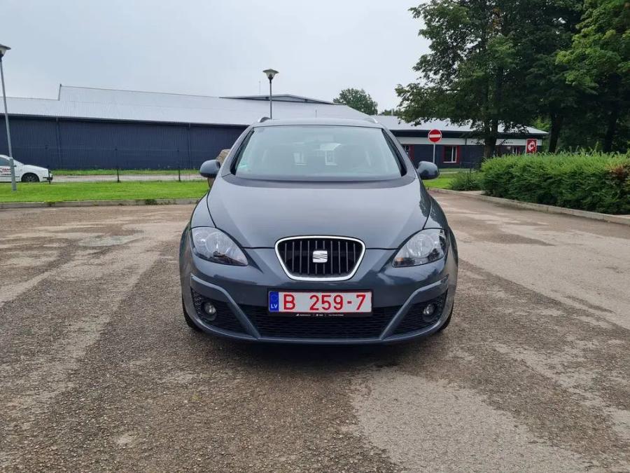 Pelēks SEAT Altea 2010 Ogre, ar dzinēja tilpumu 1.40 L un nobraukumu 205 tūkst. km par 4770 €, foto 3 vietnē AUTOMOTO.COM.LV