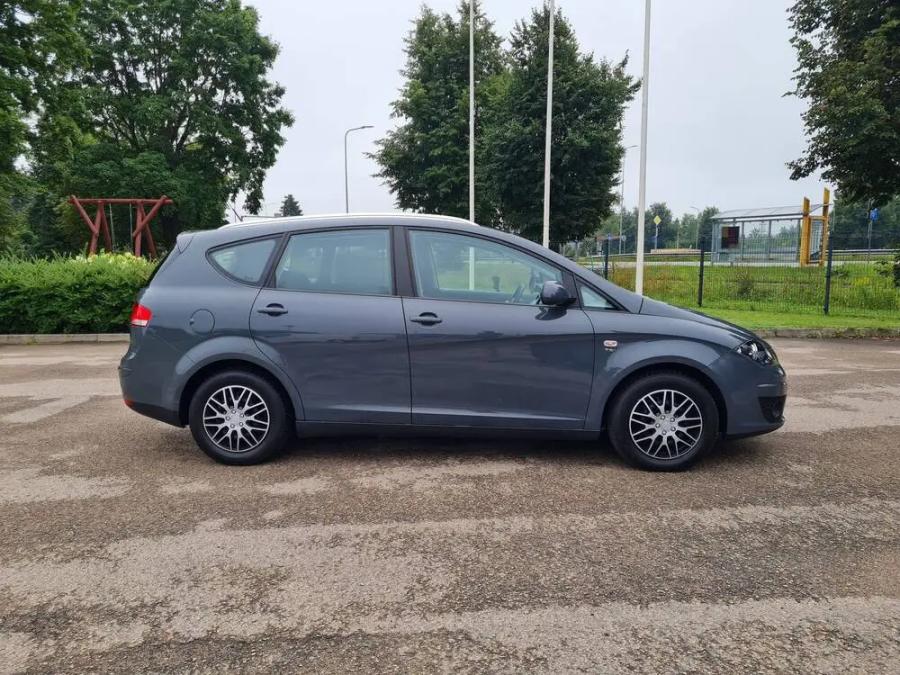 Pelēks SEAT Altea 2010 Ogre, ar dzinēja tilpumu 1.40 L un nobraukumu 205 tūkst. km par 4770 €, foto 5 vietnē AUTOMOTO.COM.LV