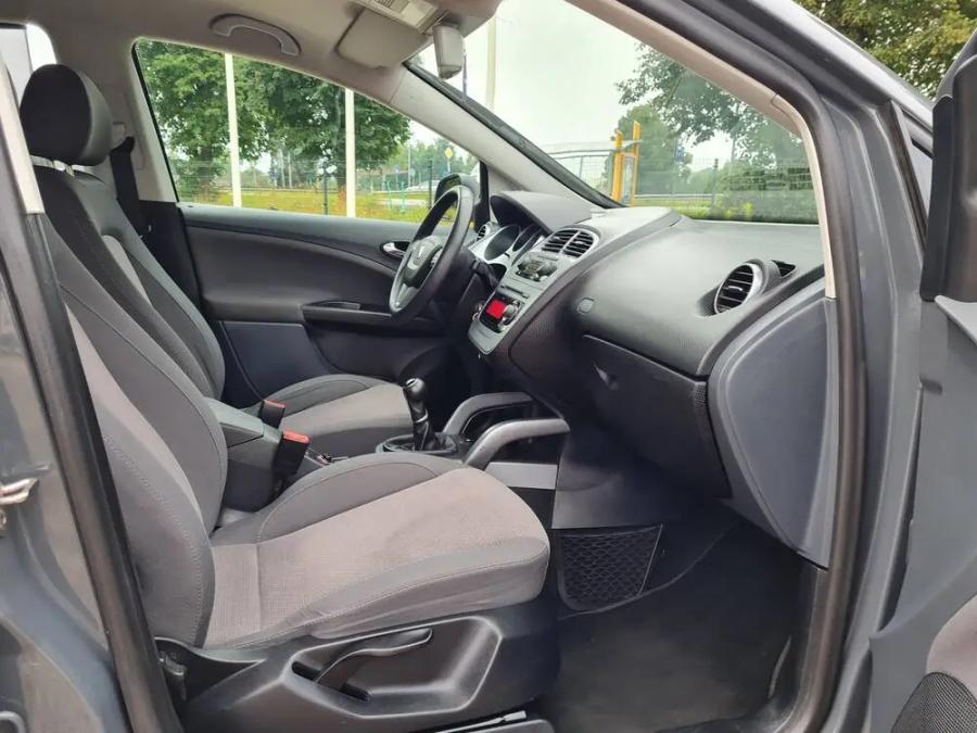 Pelēks SEAT Altea 2010 Ogre, ar dzinēja tilpumu 1.40 L un nobraukumu 205 tūkst. km par 4770 €, foto 30 vietnē AUTOMOTO.COM.LV