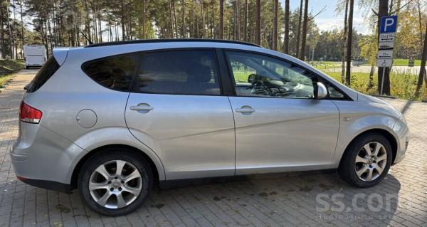 Grey SEAT Altea 2010 in Talsi, with an engine capacity of 1.60 L and mileage of 274 thousand km for 1990 €, photo 4 on AUTOMOTO.COM.LV