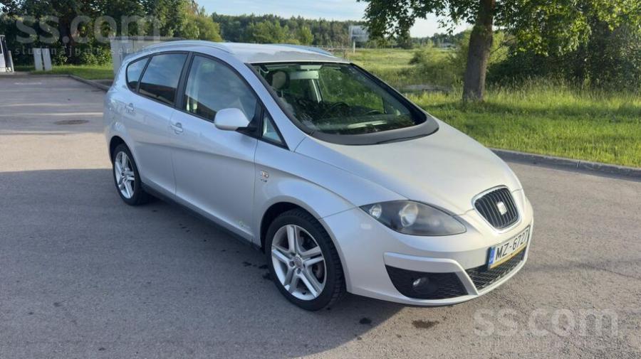 Grey SEAT Altea 2012 in Tukums, with an engine capacity of 1.20 L and mileage of 312 thousand km for 2800 €, photo 3 on AUTOMOTO.COM.LV