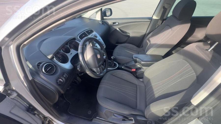 Grey SEAT Altea 2012 in Tukums, with an engine capacity of 1.20 L and mileage of 312 thousand km for 2800 €, photo 6 on AUTOMOTO.COM.LV