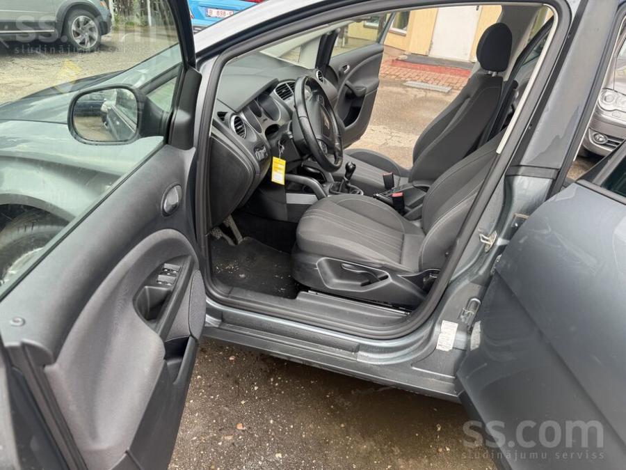 Pelēks SEAT Altea 2012 Rīga, ar dzinēja tilpumu 2.00 L un nobraukumu 154 tūkst. km par 6450 €, foto 18 vietnē AUTOMOTO.COM.LV