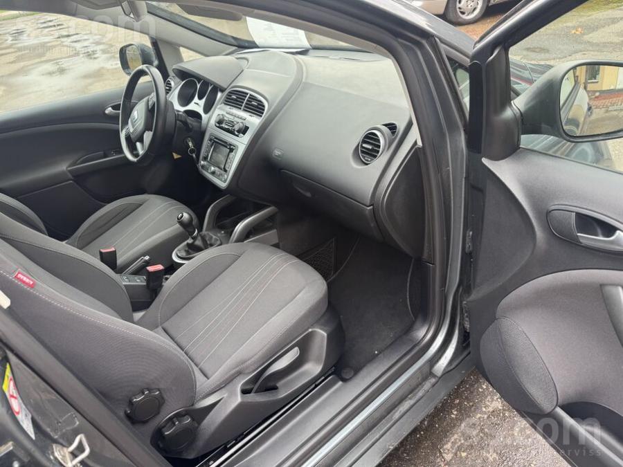 Pelēks SEAT Altea 2012 Rīga, ar dzinēja tilpumu 2.00 L un nobraukumu 154 tūkst. km par 6450 €, foto 20 vietnē AUTOMOTO.COM.LV