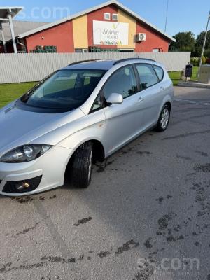 Pelēks SEAT Altea 2012 Rīga, ar dzinēja tilpumu 1.60 L un nobraukumu 280 tūkst. km par 3900 €, foto 4 vietnē AUTOMOTO.COM.LV