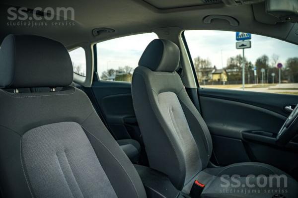 Grey SEAT Altea 2013 in Riga, with an engine capacity of 1.60 L and mileage of 0 thousand km for 1990 €, photo 9 on AUTOMOTO.COM.LV