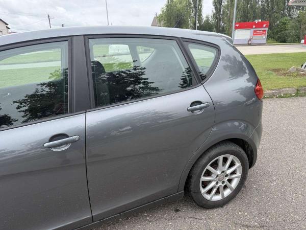 Pelēks SEAT Altea 2013 Tauragė, ar dzinēja tilpumu 1.60 L un nobraukumu 182 tūkst. km par 4500 €, foto 3 vietnē AUTOMOTO.COM.LV