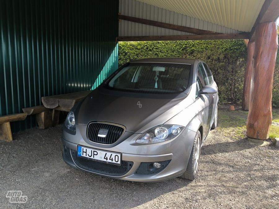 Pelēks SEAT Altea 2004 Plungė, ar dzinēja tilpumu 2.00 L un nobraukumu 273 tūkst. km par 1500 €, foto 1 vietnē AUTOMOTO.COM.LV