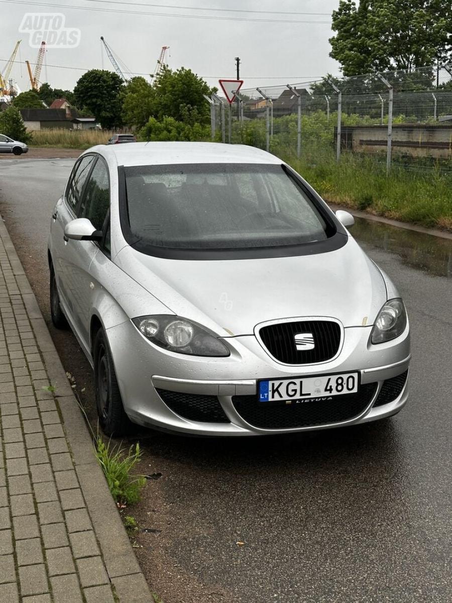 Pelēks SEAT Altea 2004 Klaipėda, ar dzinēja tilpumu 1.60 L un nobraukumu 239 tūkst. km par 750 €, foto 1 vietnē AUTOMOTO.COM.LV